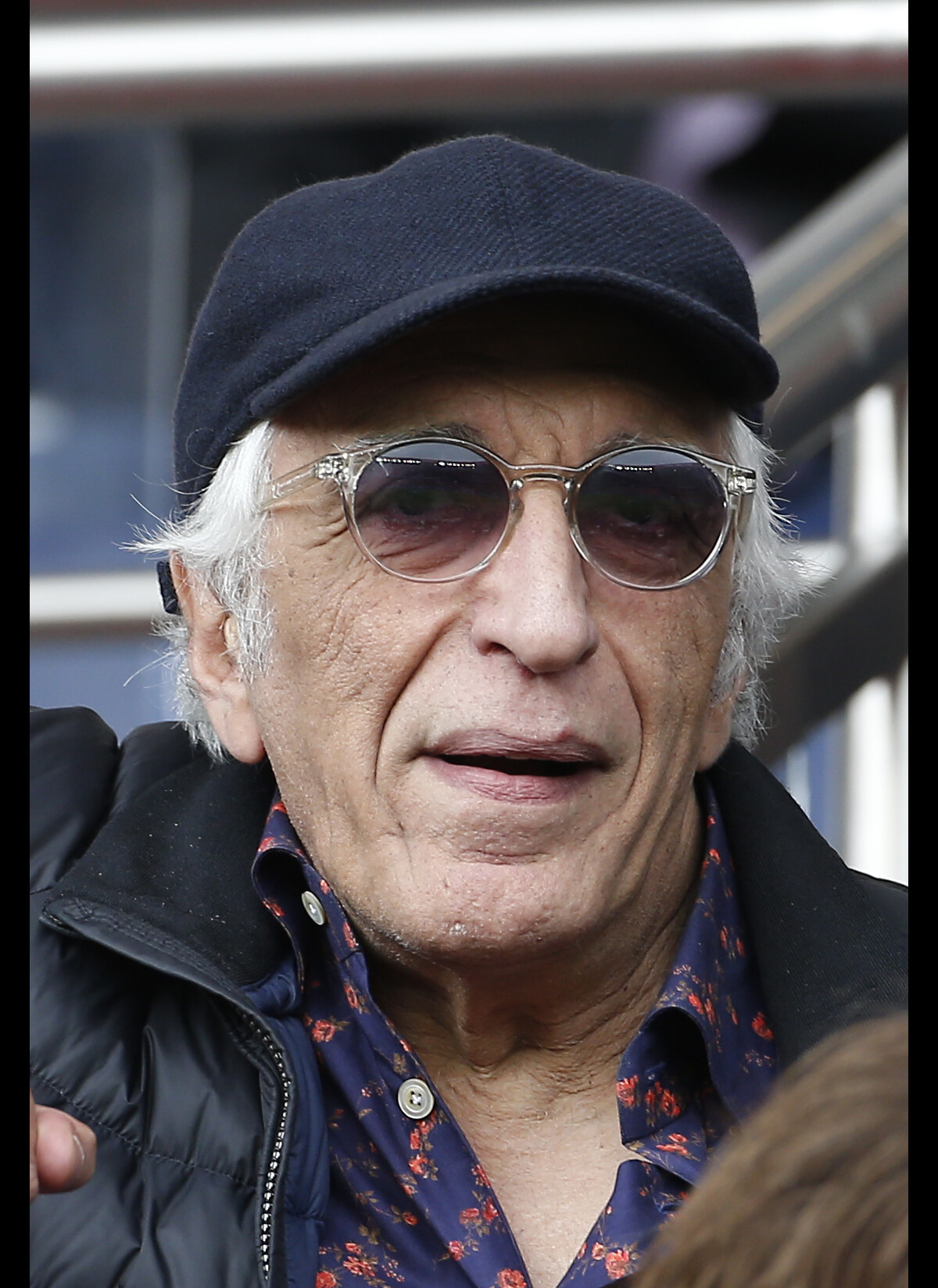 Photo : Gérard Darmon - People au match PSG-Lille lors de la 34ème ...