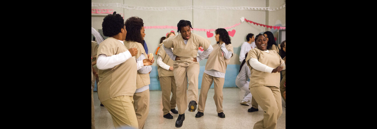 Photo : Uzo Aduba incarne Suzanne Warren (Crazy Eyes) dans Orange is ...