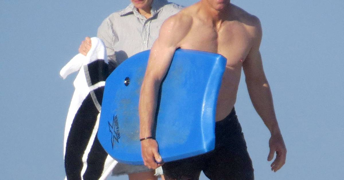 Exclusif - Danny (Daniel) Moder profite de la plage et fait du body ...