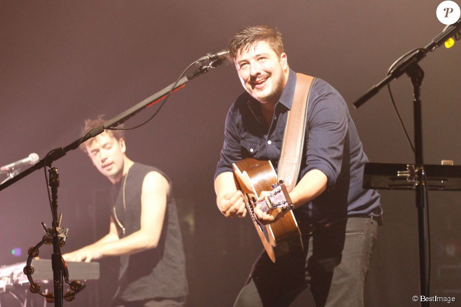 Exclusif - Ben Lovett et Marcus Mumford - Mumford and Sons en concert à ...