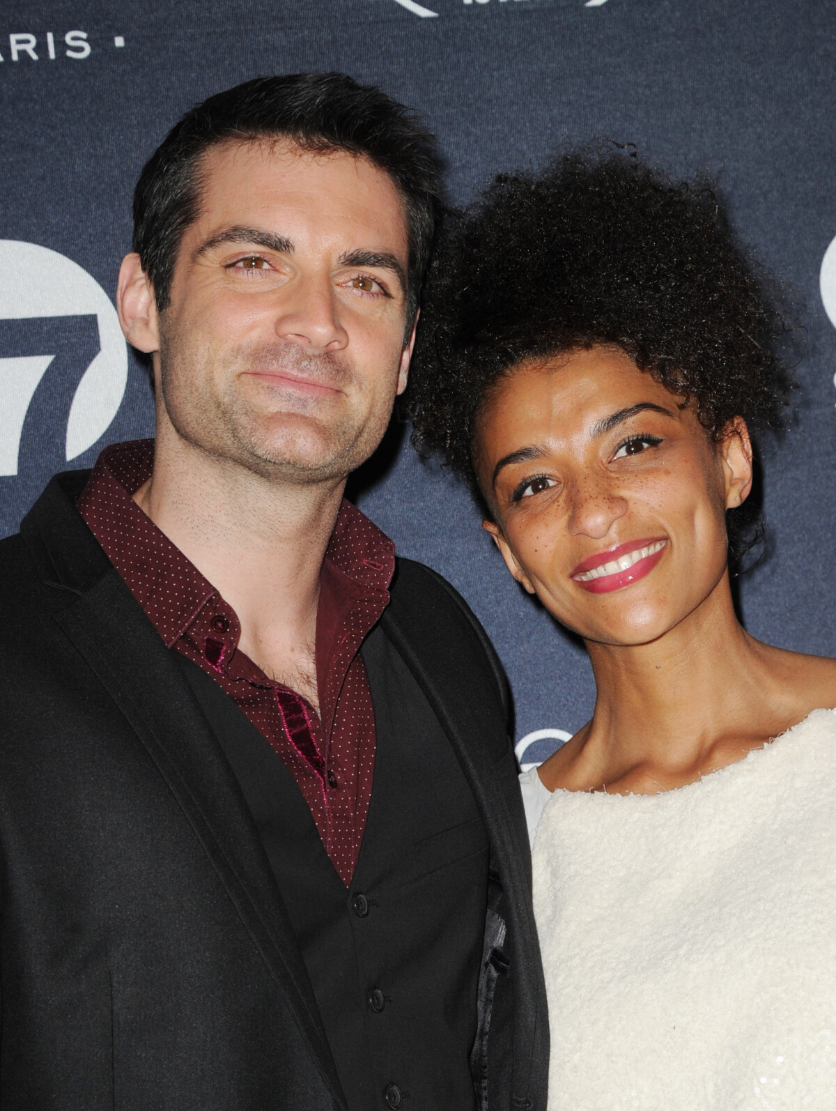 Photo : Gil Alma et sa compagne Aminata, portrait à Paris, le 13 avril ...