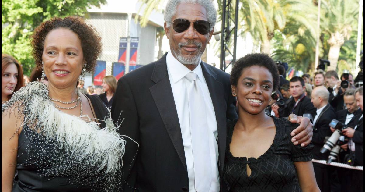 Morgan Freeman pose avec E'Dena Hines, la petite-fille de sa première ...