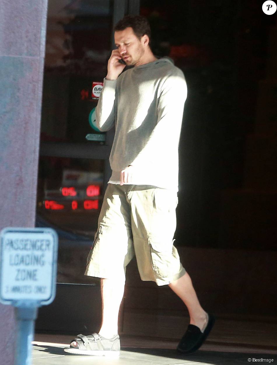 Exclusif - Rupert Sanders se rend dans un centre médical à Beverly ...