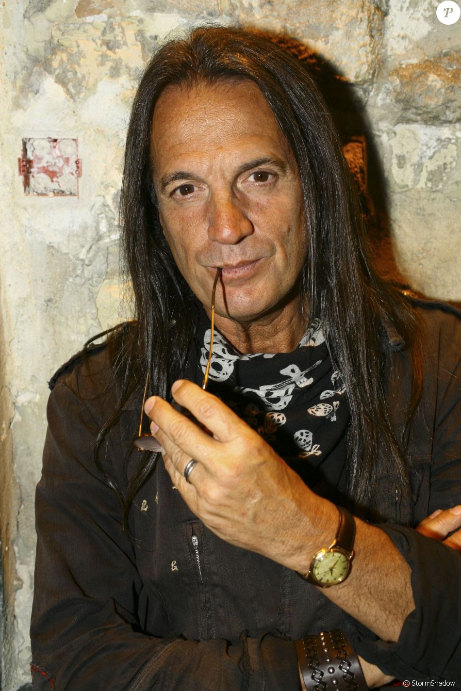 Francis Lalanne sortant des locaux de RTL, le 11 juin 2015. - Purepeople