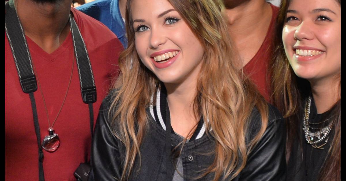 Exclusif - EnjoyPhoenix (Marie Lopez) rencontre ses fans lors du salon ...