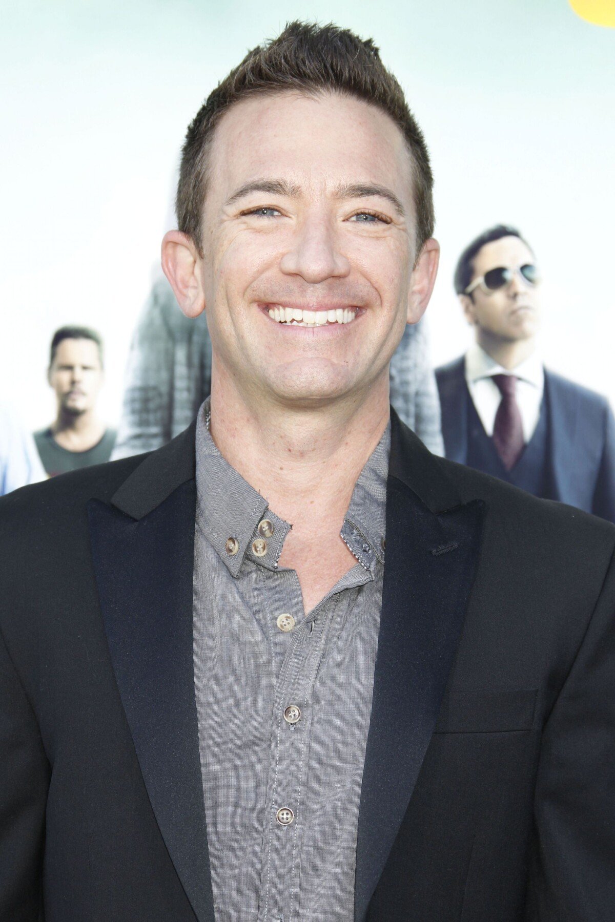 Vidéo : David Faustino - Première de "Entourage" au Regency Village ...
