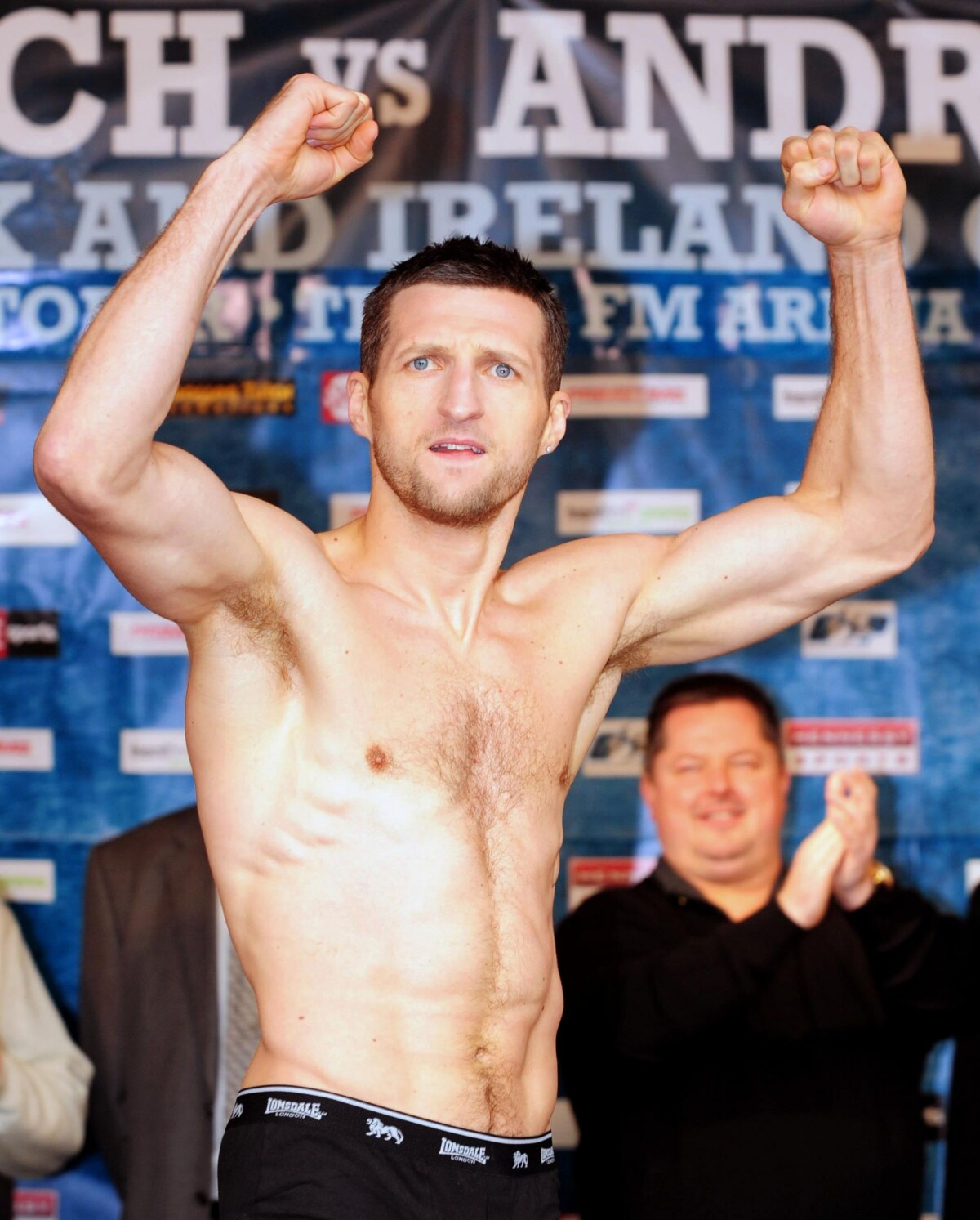 Photo : Carl Froch lors de la pesée au Market Square de Nottingham, le ...