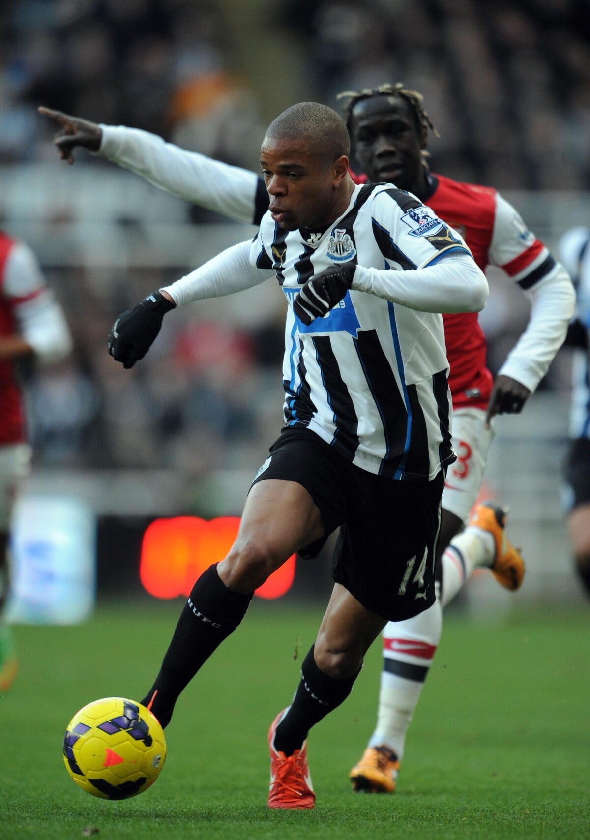 Photo : Loïc Rémy lors du match entre Newcastle et Arsenal à St James ...