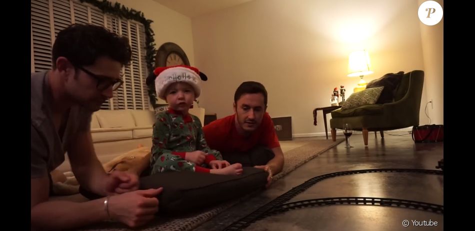 Matt Dallas, son mari Blue Hamilton et leur fils adoptif Crow / Image ...