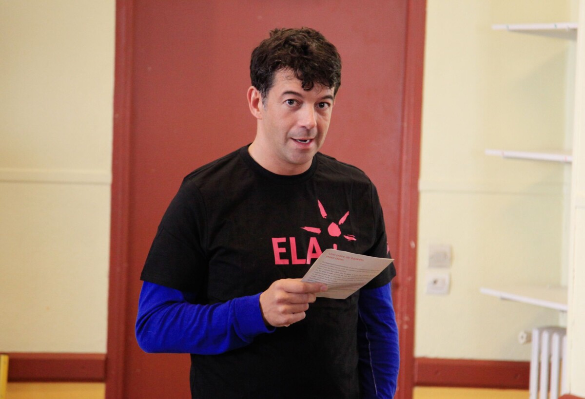 Photo : Stephane Plaza lit une dictée dans une école pour soutenir l ...