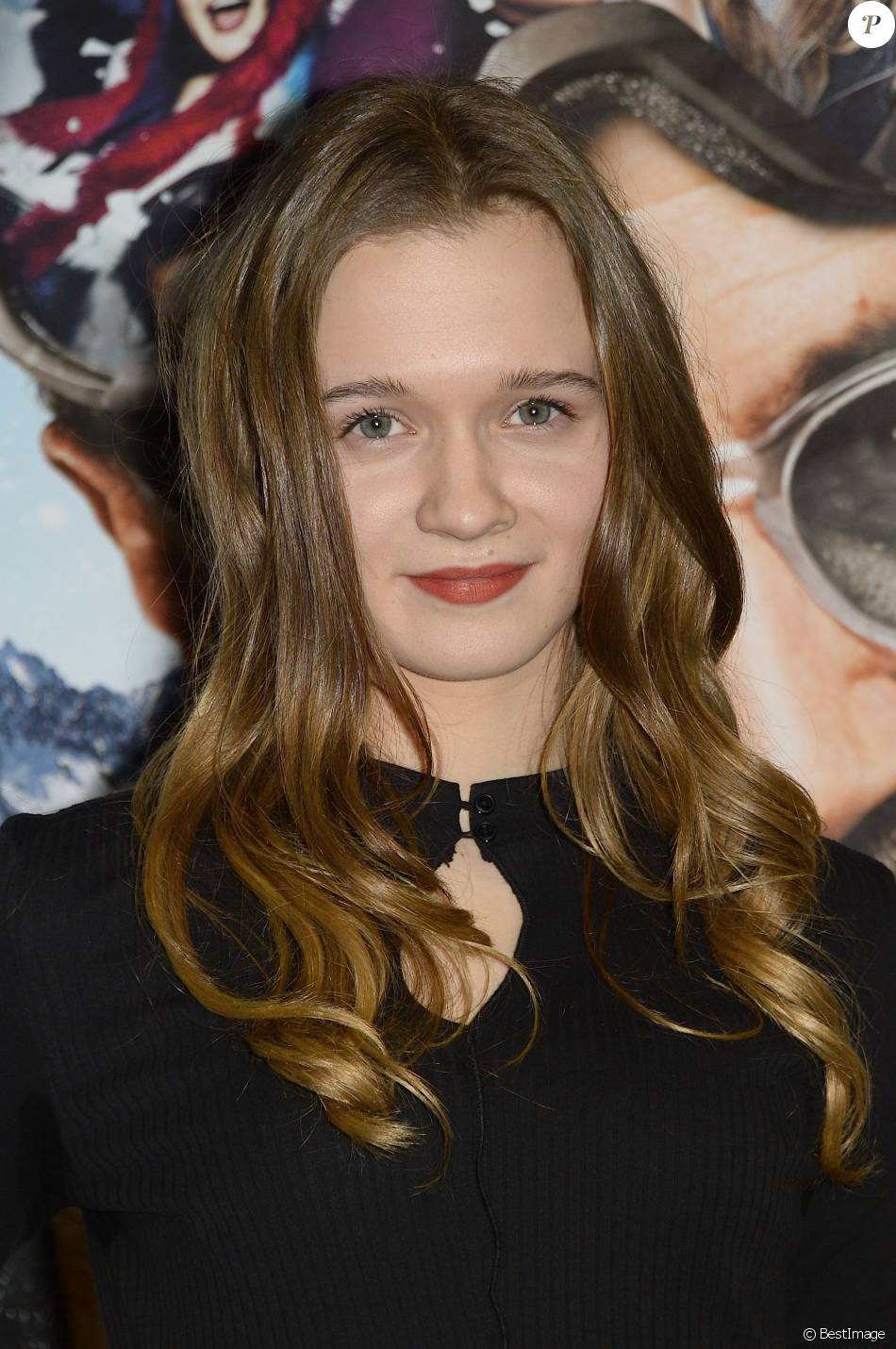 Manon Valentin - Avant-première du film Tout schuss au cinéma UGC Bercy à Paris, le 11 janvier ...