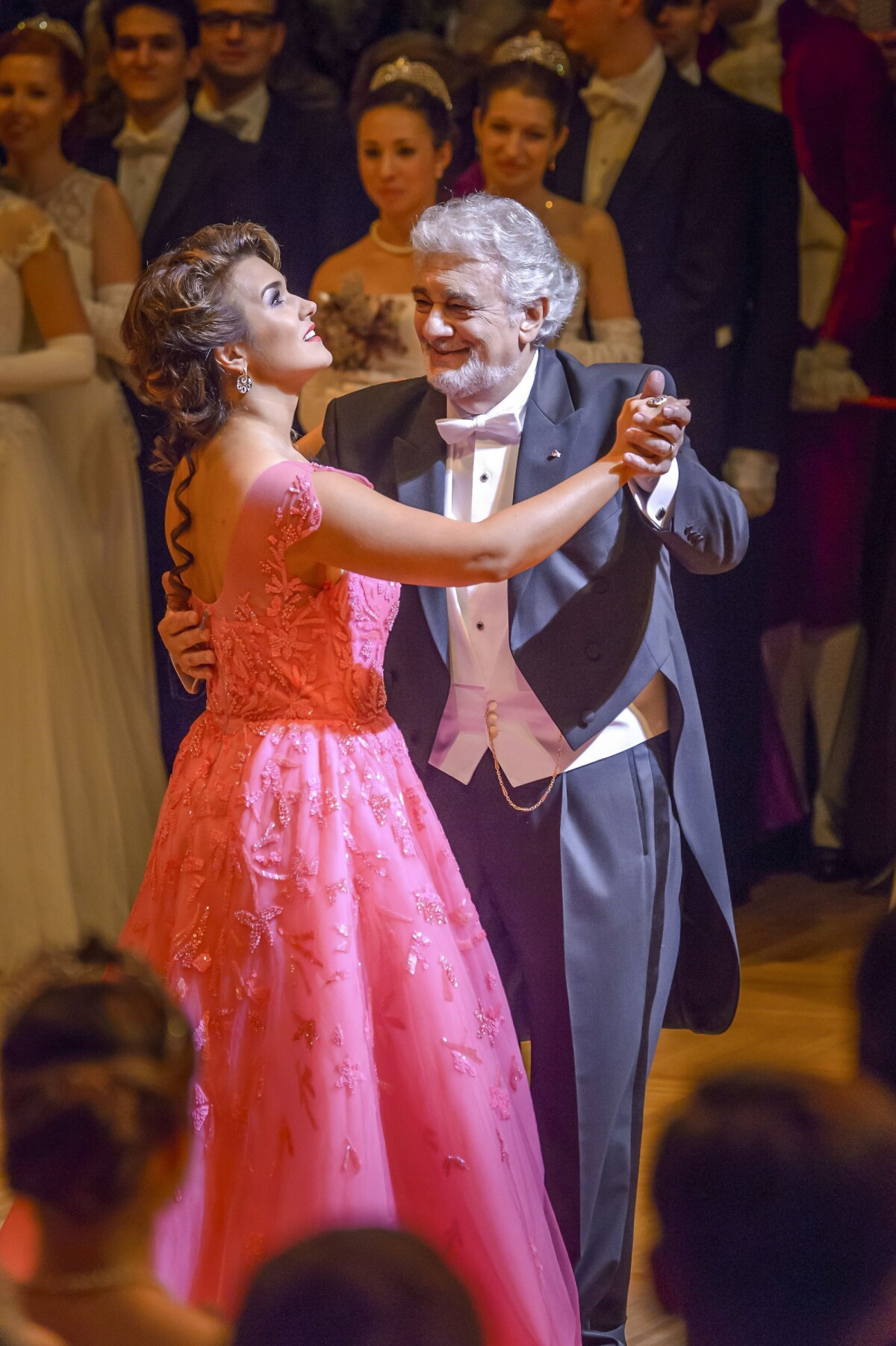 Photo : Placido Domingo, Olga Peretyatko - Bal de l'Opéra de Vienne. Le ...