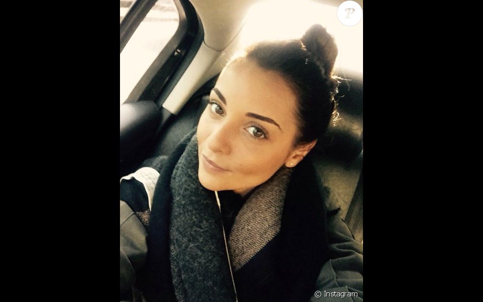 Priscilla : selfie time pour la jolie chanteuse ! - Purepeople