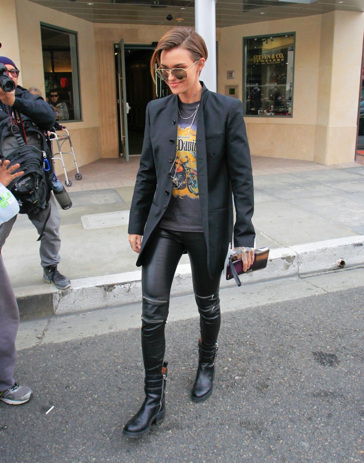 Photo : Ruby Rose dans les rues de Los Angeles le 11 janvier 2016 ...