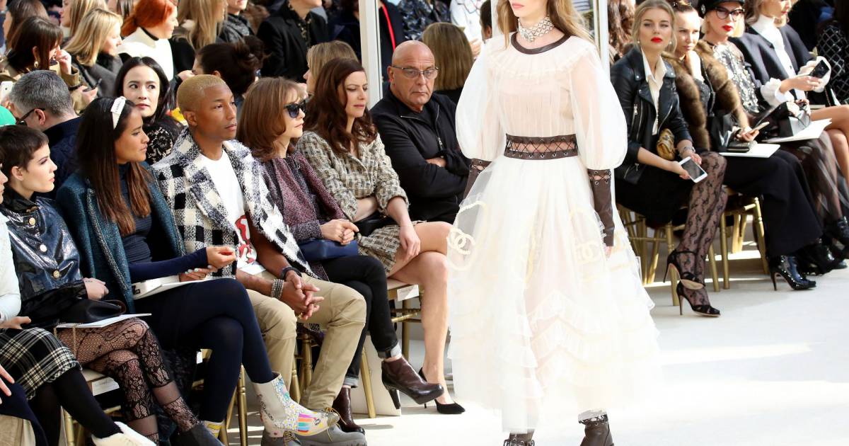 La chanteuse Halsey (Ashley Nicolette Frangipane), Pharrell Williams et ...