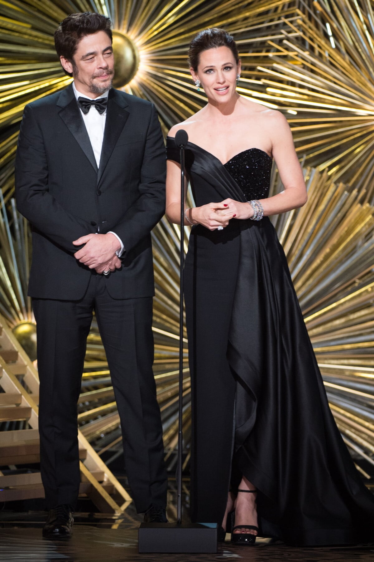 Photo : Benicio Del Toro et Jennifer Garner lors de la 88ème cérémonie ...