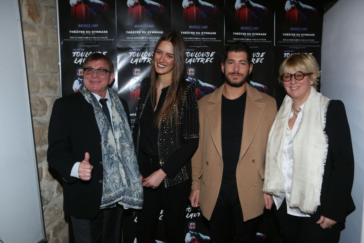 Photo : Amina Allam (2ème gauche) et guests - Générale de la pièce "La ...