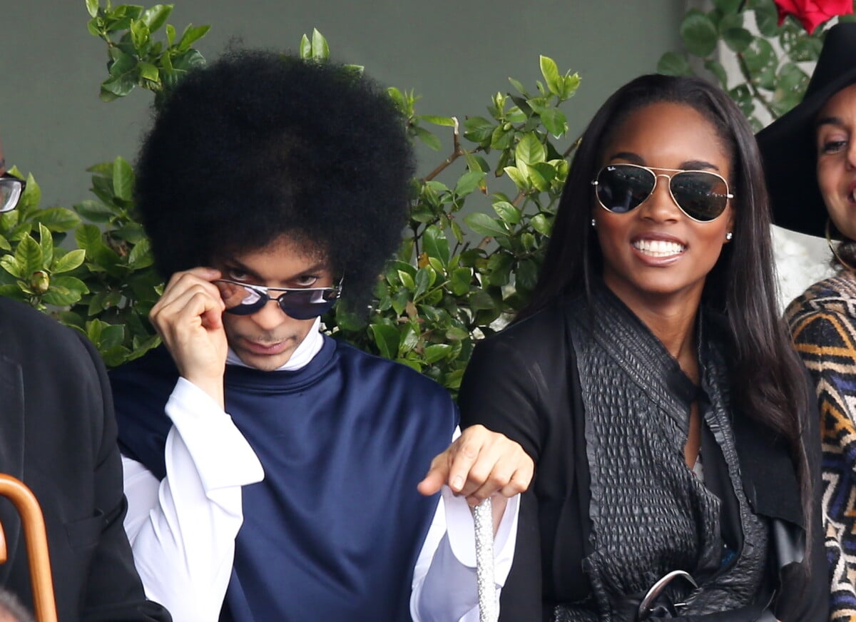 Photo : Le chanteur Prince et sa fiancée Damaris Lewis assistent au ...