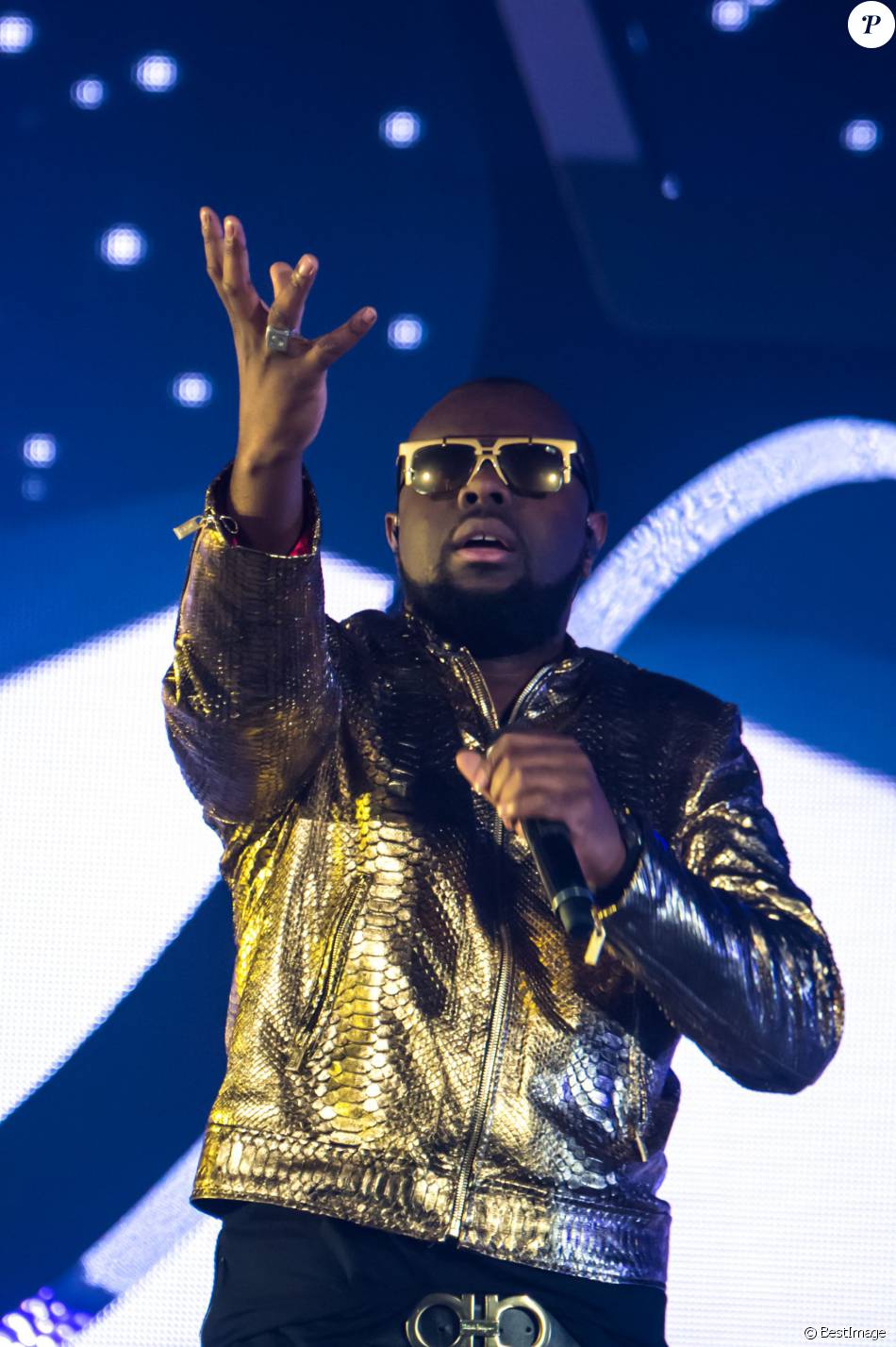 Maître Gims en concert à l'AccorHotels Arena (Bercy) à Paris le 14 ...