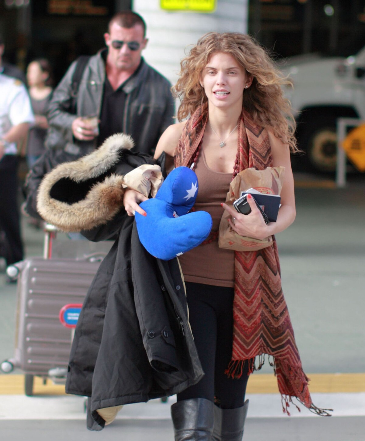 Photo : AnnaLynne McCord et Dominic Purcell à l'aéroport de Los Angeles ...