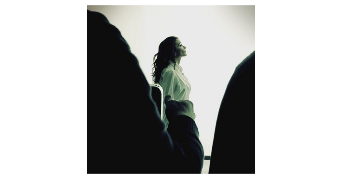 La chanteuse Jenifer dévoile quelques clichés pour faire patienter ses ...