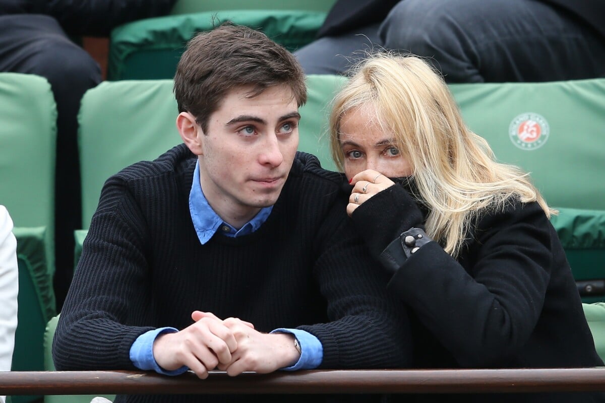 Photo : Emmanuelle Béart et son fils Johan Moreau - People dans les ...
