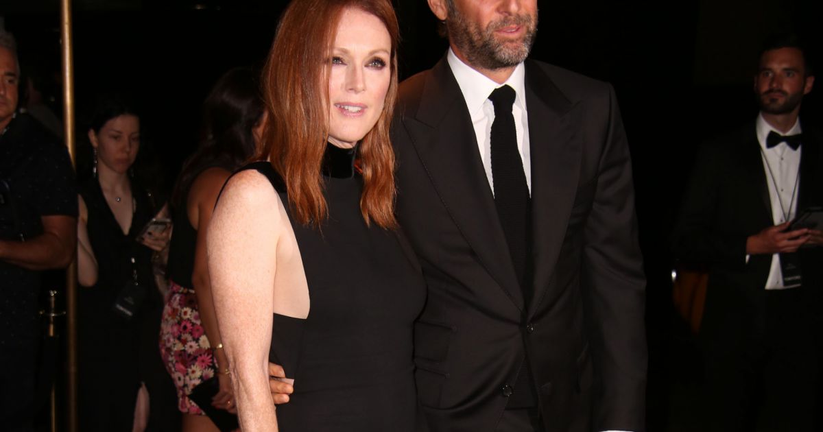Julianne Moore et son mari Bart Freundlich au défilé Tom Ford ...