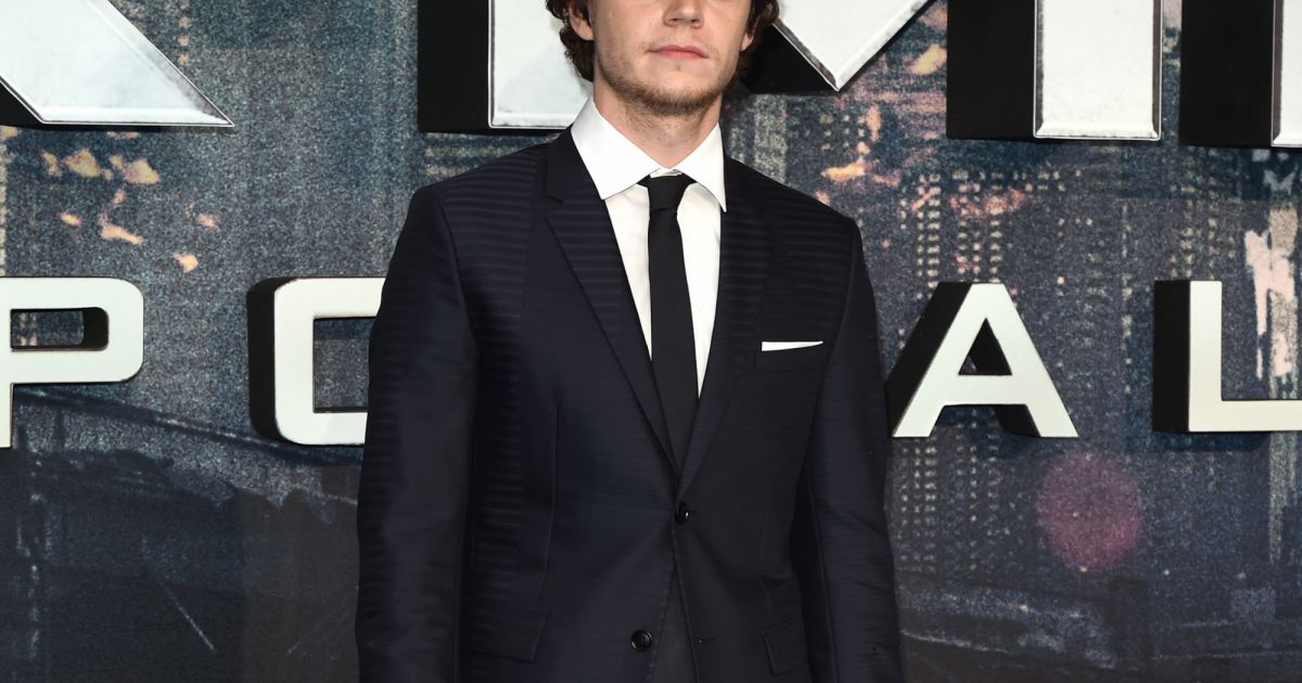 Evan Peters à la Première du film X-Men: Apocalypse à Londres le 9 mai ...