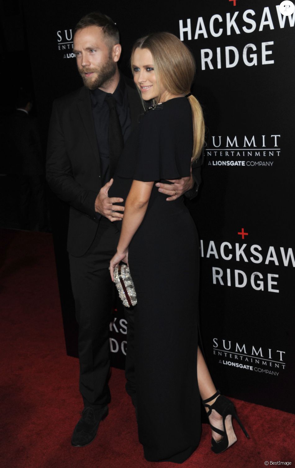 Mark Webber et sa femme Teresa Palmer enceinte à la première de ...