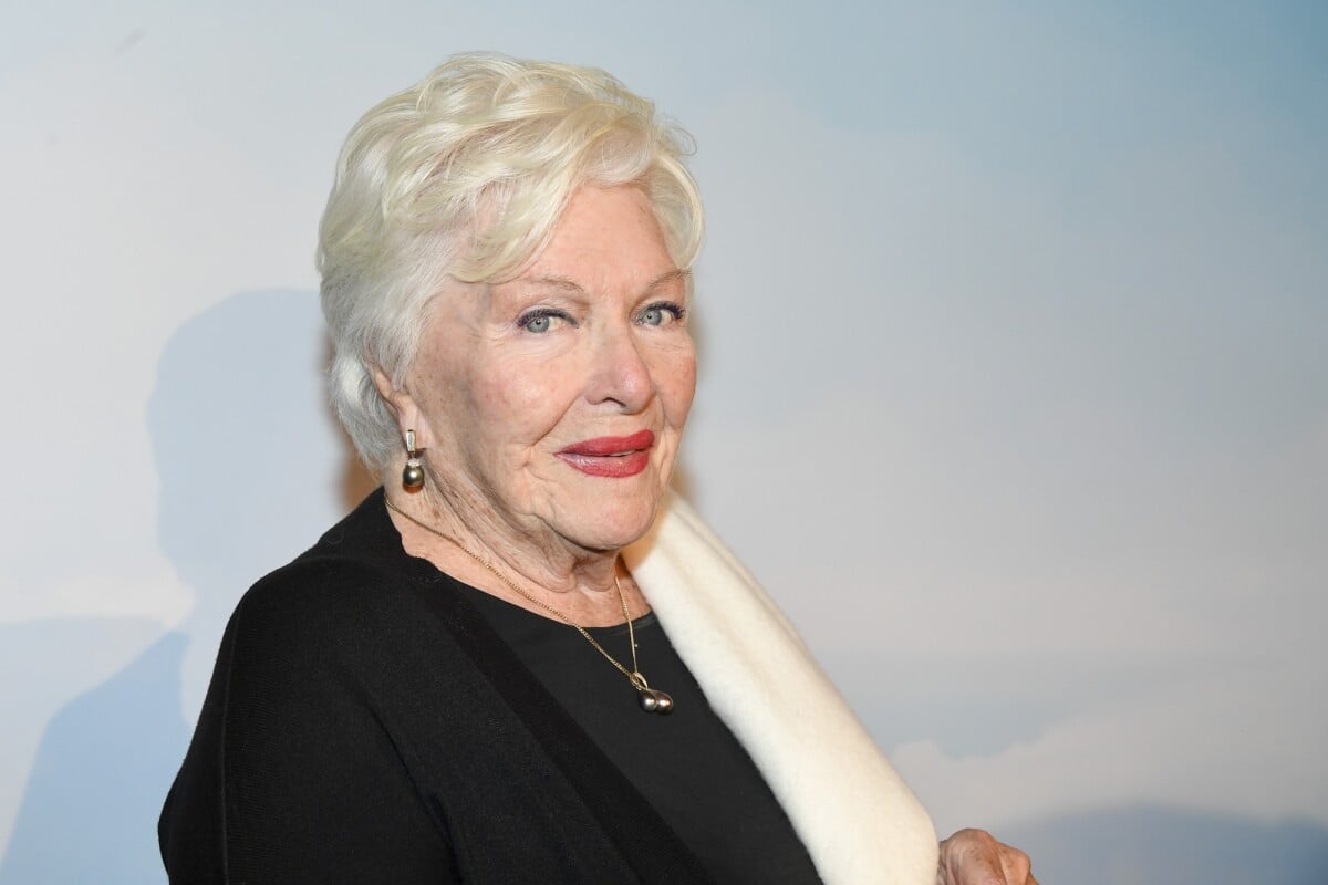 Photo : Line Renaud - Avant-première du film "Ma famille t'adore déjà ...