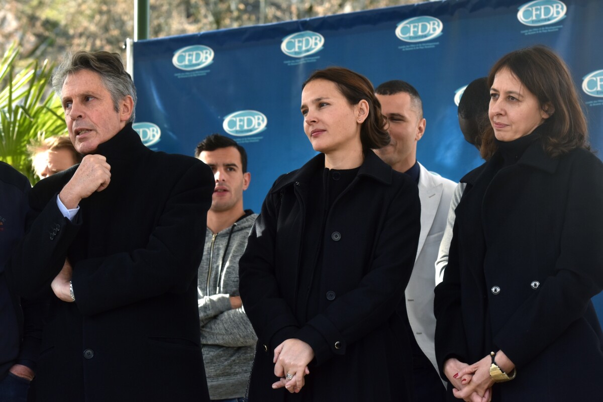 Photo : Valérie Bonneteau et Virginie Ledoyen - 156ème vente aux ...
