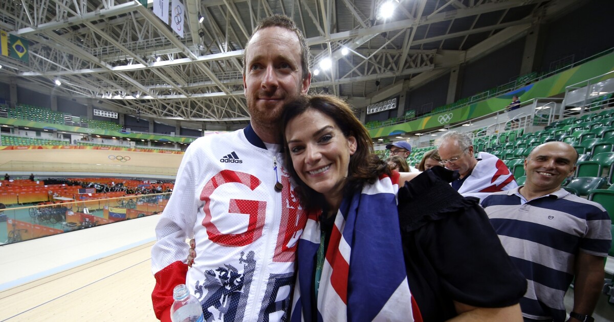 Bradley Wiggins fait le grand saut avec le beauf de Pippa et la nièce ...