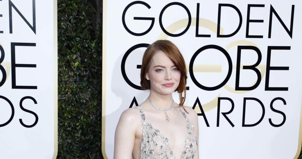 Emma Stone, habillée d'une robe Haute Couture Valentino - 74ème ...