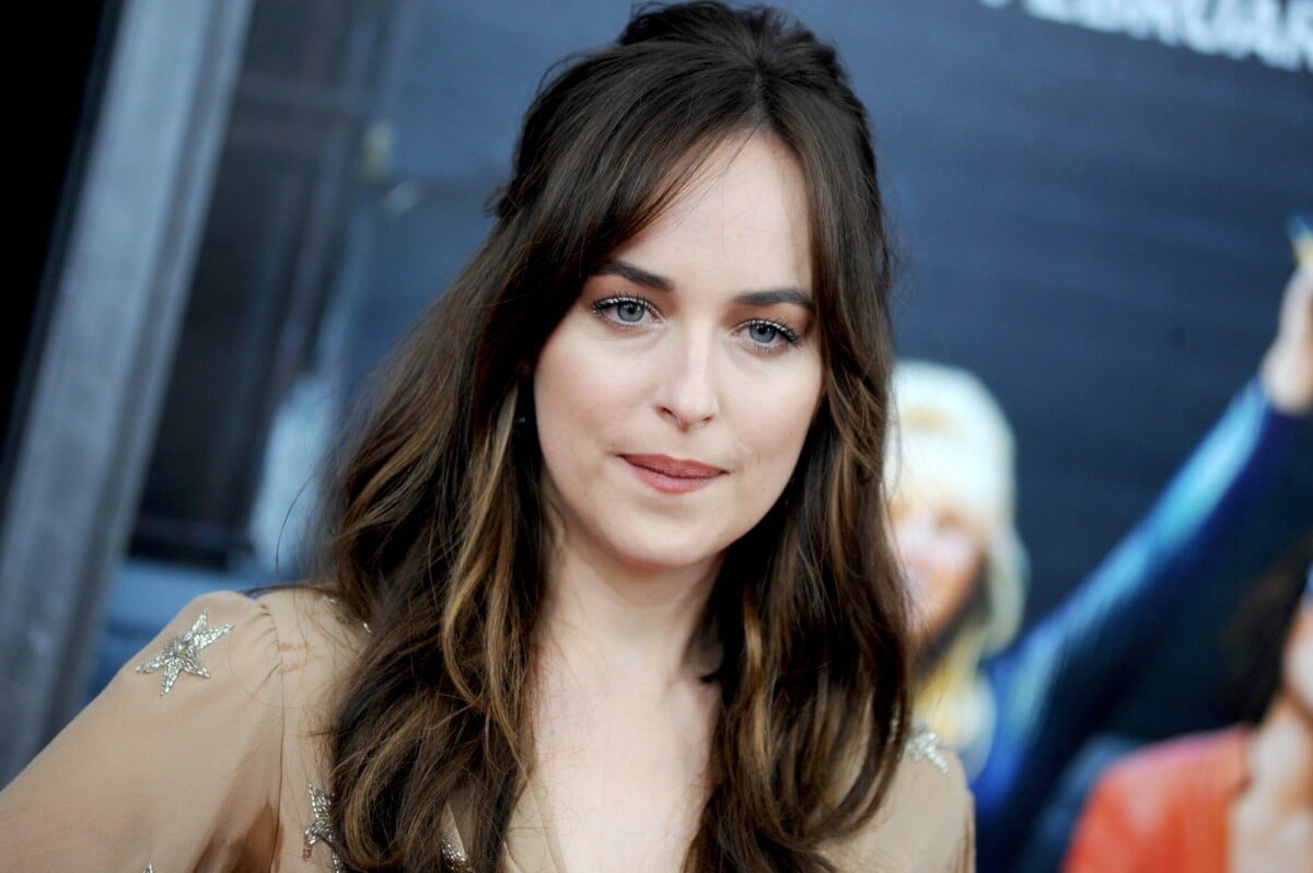 Photo : Dakota Johnson lors de la première du film "How To Be Single" à ...