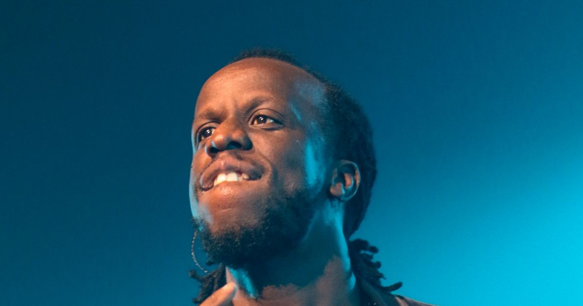 Youssoupha lors du premier meeting-concert de Printemps Solidaire au ...