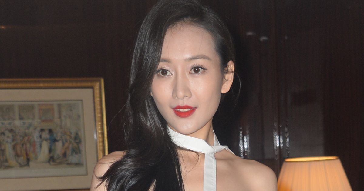Angel Wang Ou arrivant au défilé de mode Vivienne Westwood, collection ...