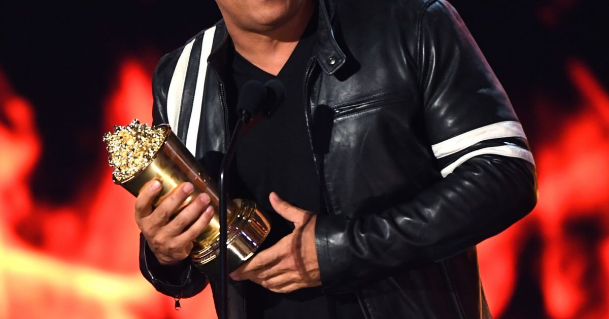 Vin Diesel recevant le MTV Generation Award pour la franchise Fast and ...