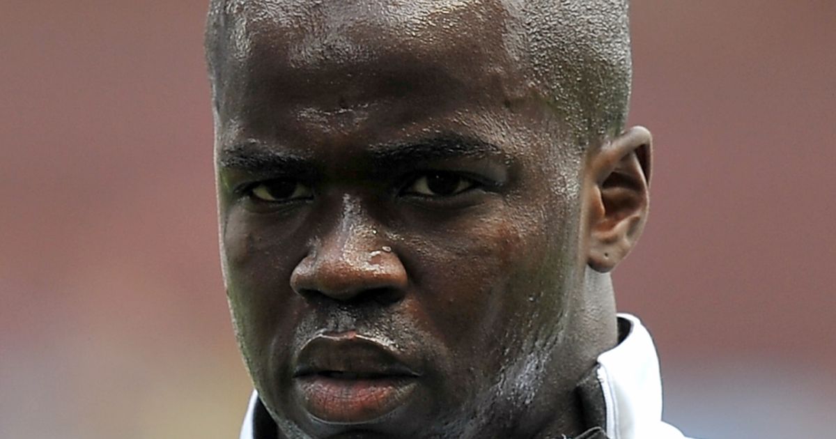Cheick Tioté lorsqu'il faisait partie de l'équipe de Newcastle United ...