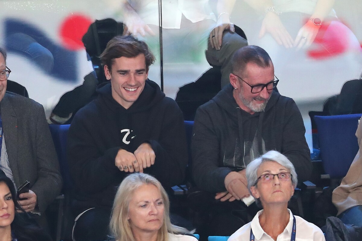 Photo : Antoine Griezmann avec son père Alain (attelles aux doigts de ...