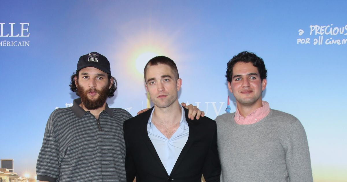 Josh Safdie, Benny Safdie, Robert Pattinson et Oscar Boyson - Photocall ...