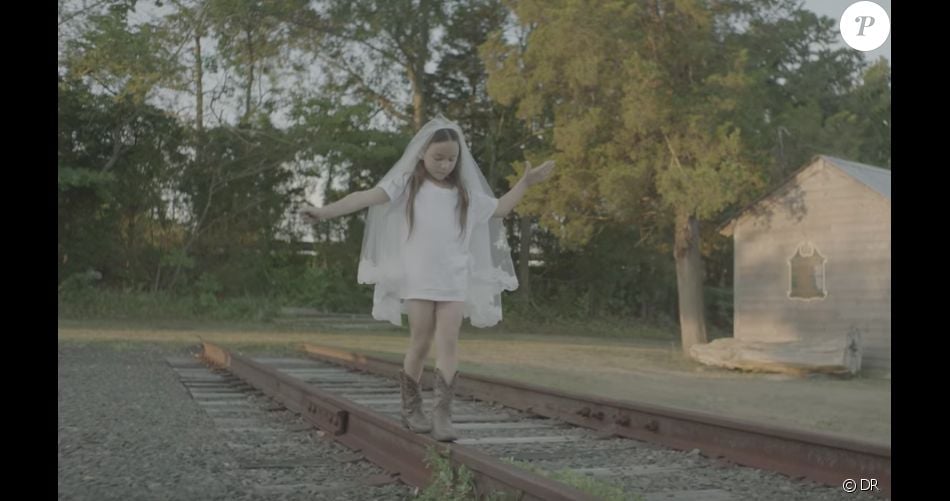 Jo dans le clip de Deadly Valentine, extrait du nouvel album de sa ...