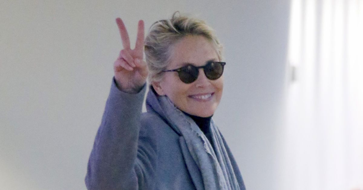 Sharon Stone arrive à l'aéroport international John-F.-Kennedy (JFK) de ...