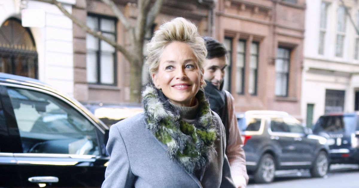 Sharon Stone arrive à son hôtel après une apparition dans l'émission ...