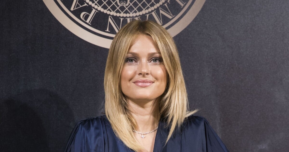 Caroline Receveur enceinte : Elle pose en bikini et dévoile son corps ...