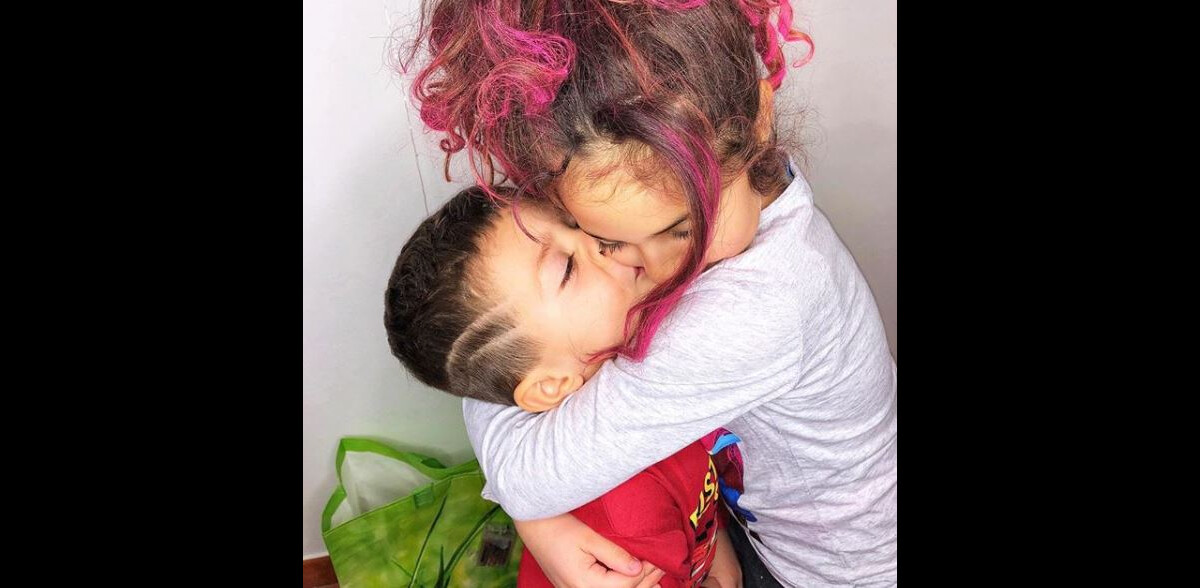 Photo : Menzo et Maëlla, les enfants d'Emilie Nef Naf - Instagram ...