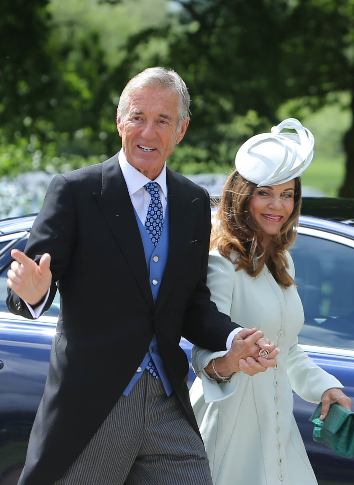 Photo : David Matthews et sa femme Jane au mariage de leur fils James ...