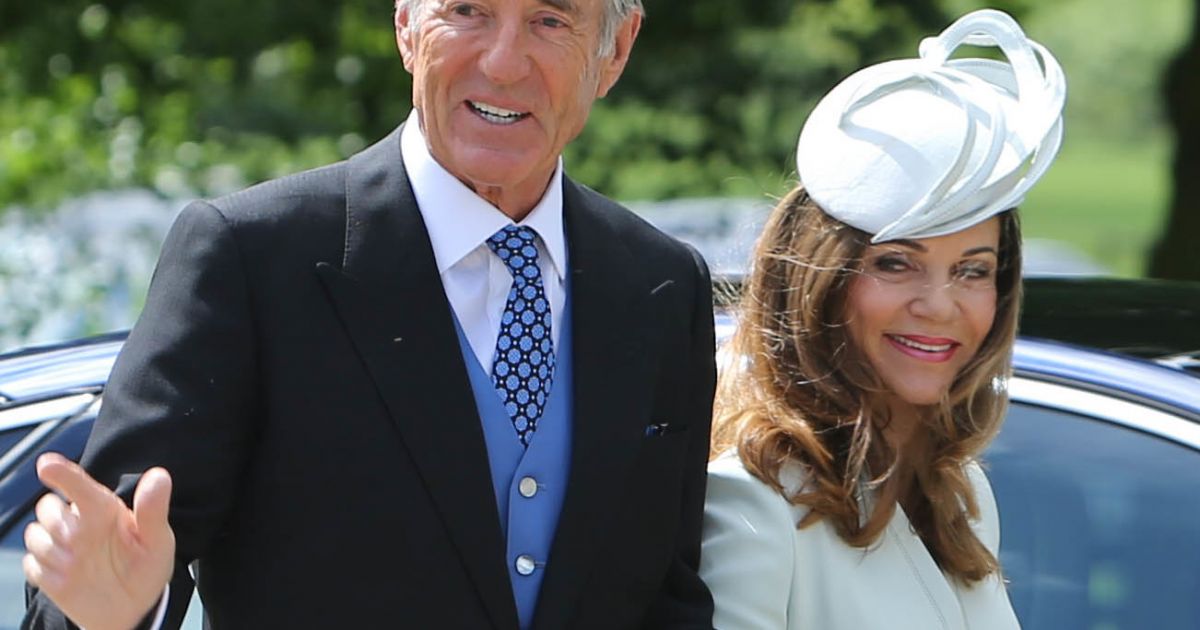 David Matthews et sa femme Jane au mariage de leur fils James Matthews ...