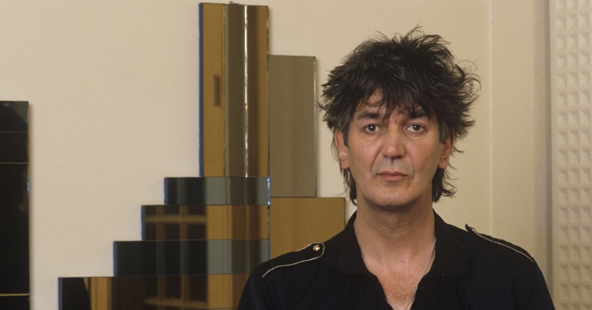 Jacques Higelin à son domicile à Paris en août 1987 © Michel Ristroph ...