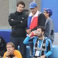 Dany Boon et son fils Mehdi - Célébrités dans les tribunes lors de la ...