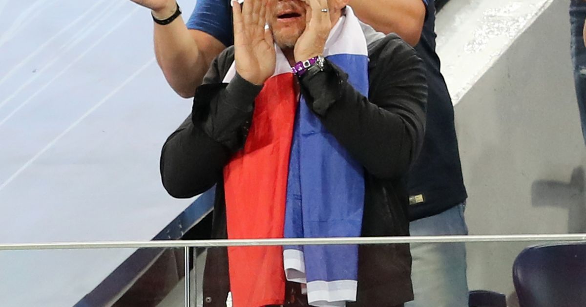 Dany Boon et son fils Mehdi Boon - Célébrités dans les tribunes lors de ...